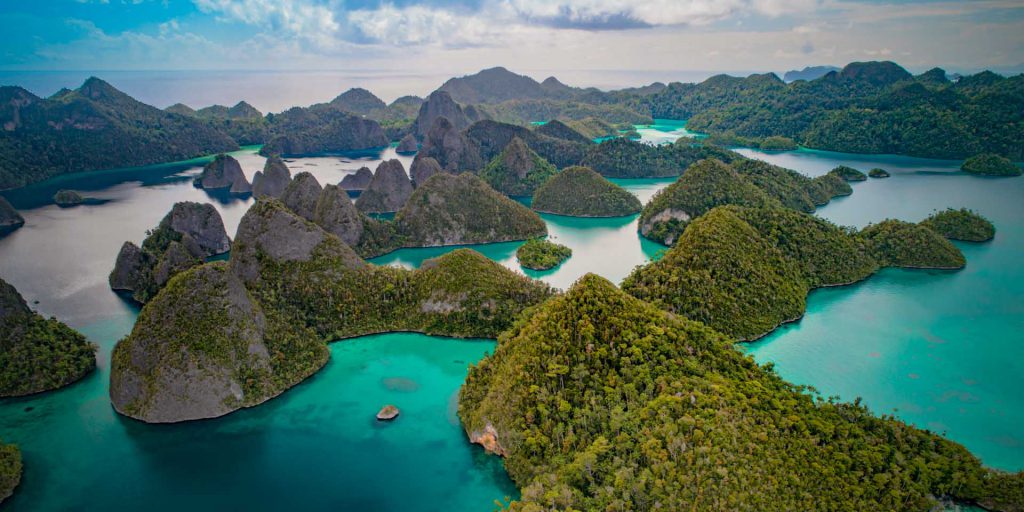6 Breathtaking Spots in Indonesia | Indo Yachts Blog