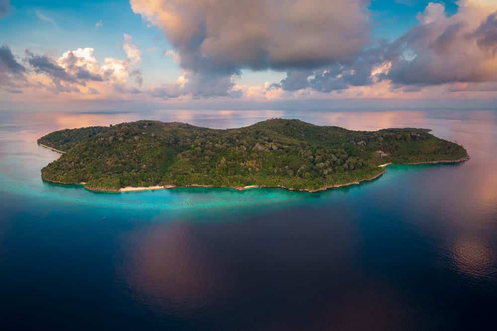 Extended Spice Route | 12-night Spice Islands Itinerary | Indo Yachts