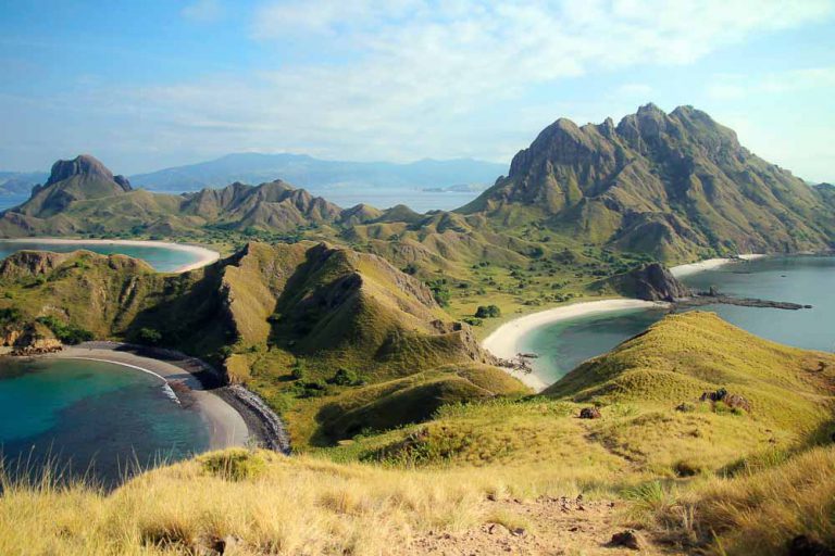 Extreme Komodo | 5-night Komodo Charter Itinerary | Indo Yachts