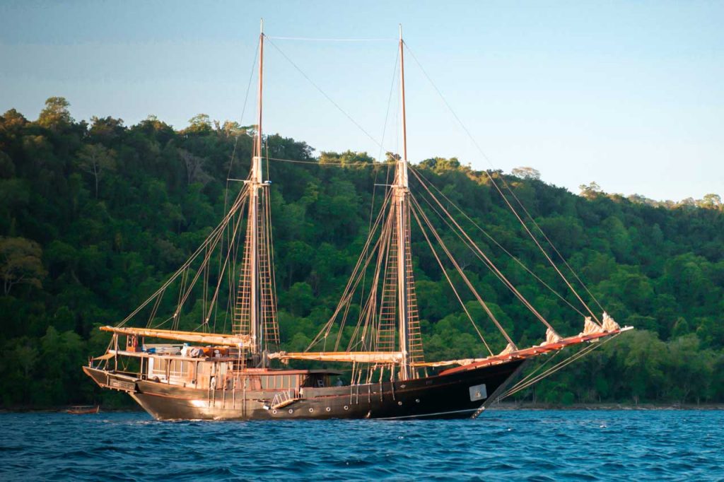 Amandira | Classic Yacht Charter in Indonesia | Indo Yachts
