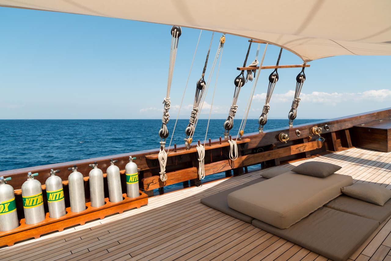 Amandira | Classic Yacht Charter in Indonesia | Indo Yachts