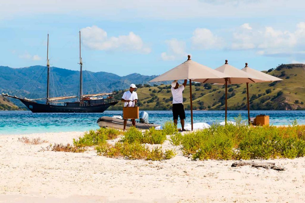 Amandira | Classic Yacht Charter in Indonesia | Indo Yachts