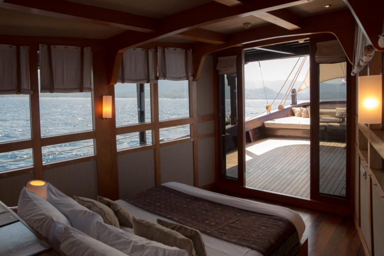 Amandira | Classic Yacht Charter in Indonesia | Indo Yachts