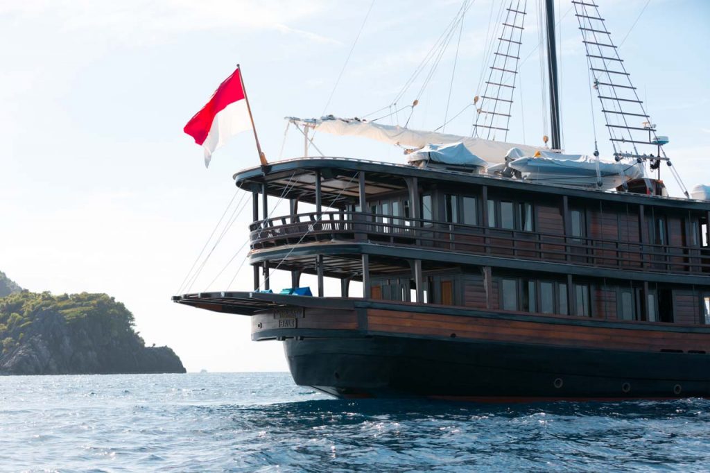 Dunia Baru Yacht | Superyacht Charter in Indonesia | Indo Yachts